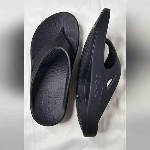 OOFOS | Shoes | Nwot Oofos Original Recovery Sandal Thong Black Flip ...